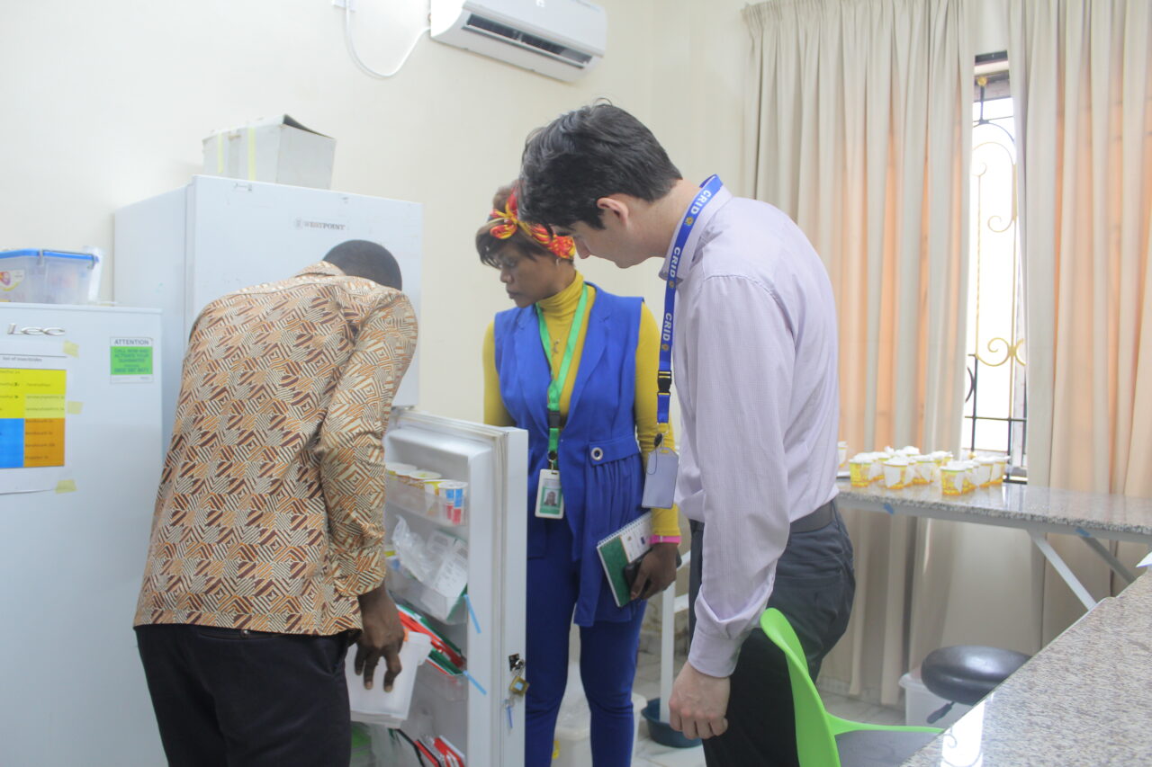 Collaboration : Samuel White pays a training and working visit to CRID ...